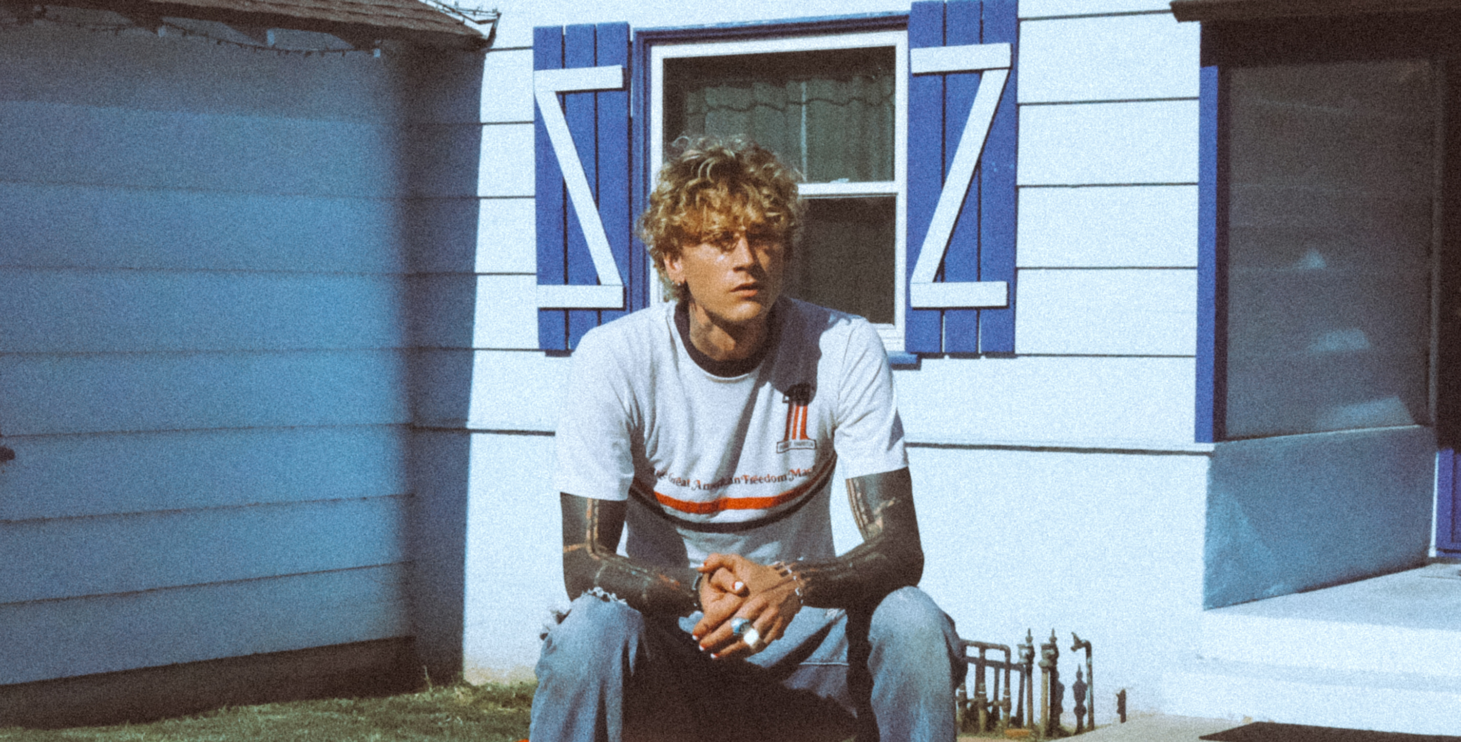 Machine Gun Kelly Becomes "starman" in Arena-Sized New Video - Hit Parader